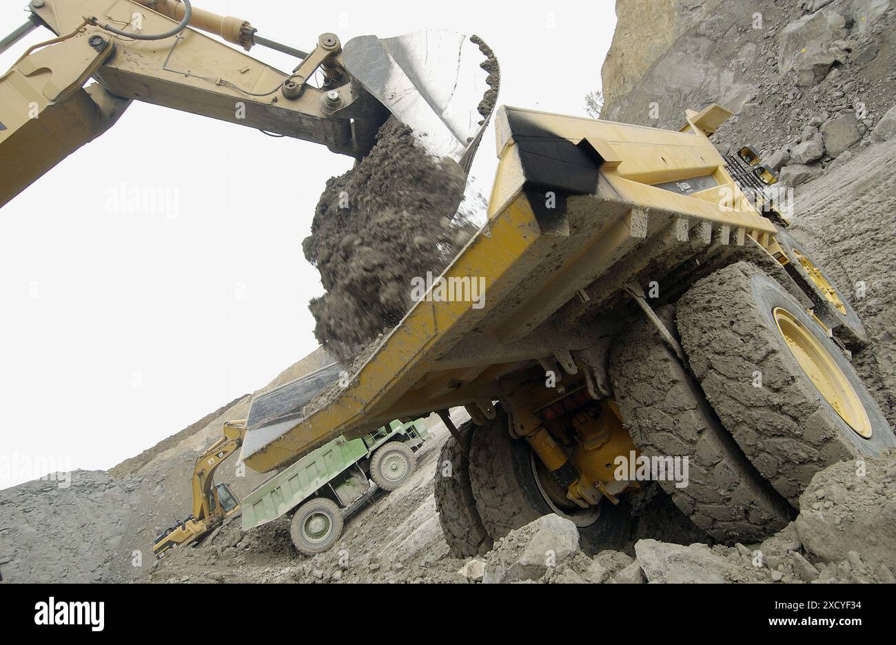 Cement plant truck loading hi-res stock photography and images - Alamy