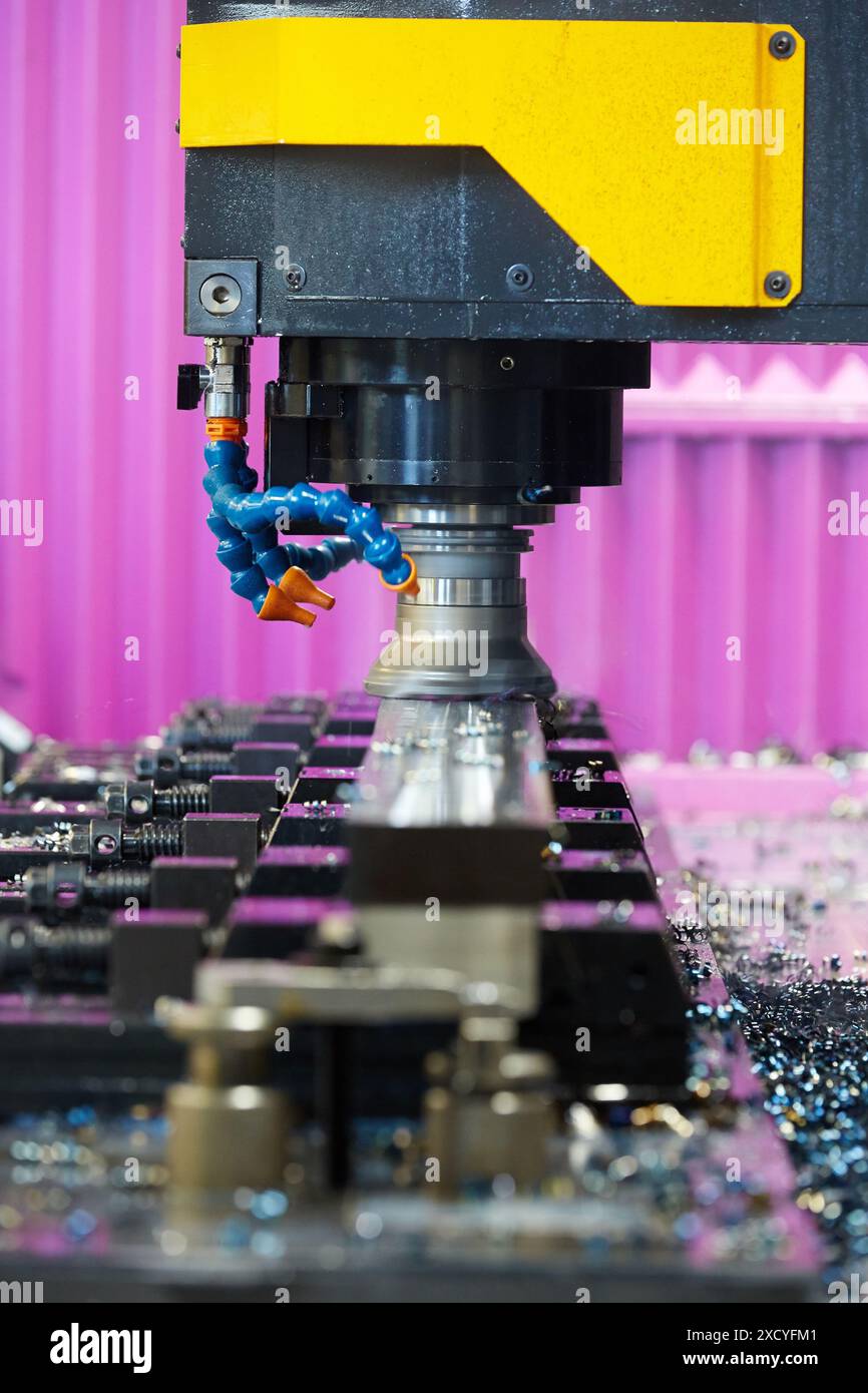 Metalworking milling machine cnc hi-res stock photography and images ...