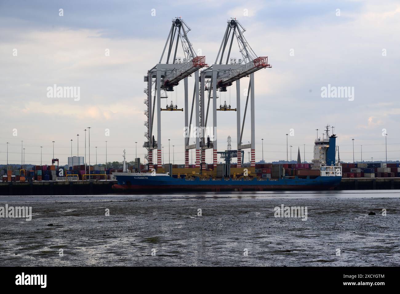 Southampton container port Stock Photo - Alamy