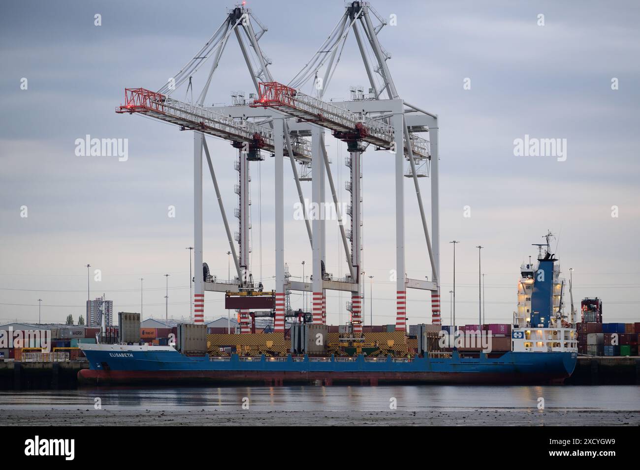 Southampton container port Stock Photo - Alamy