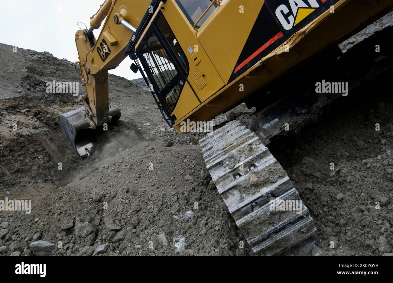 Loading rocks at quarry, Hydraulic Excavator, machinery for public ...