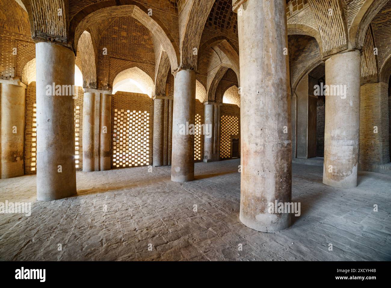 Isfahan, Iran - 23 October, 2018: Ancient columns of hypostyle hall ...