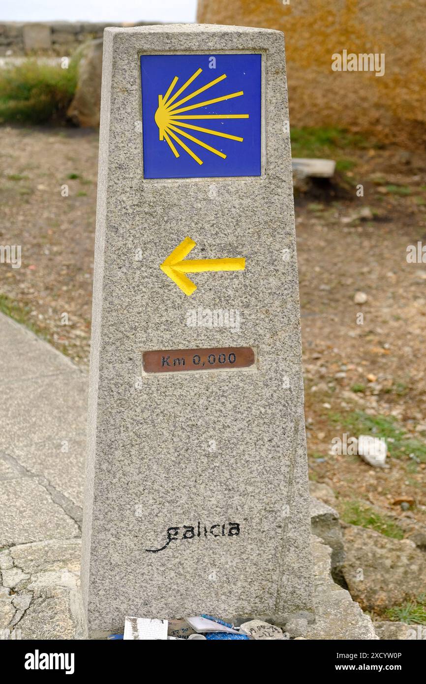 Waymarkers for the Camino de Santiago - zero km Stock Photo - Alamy