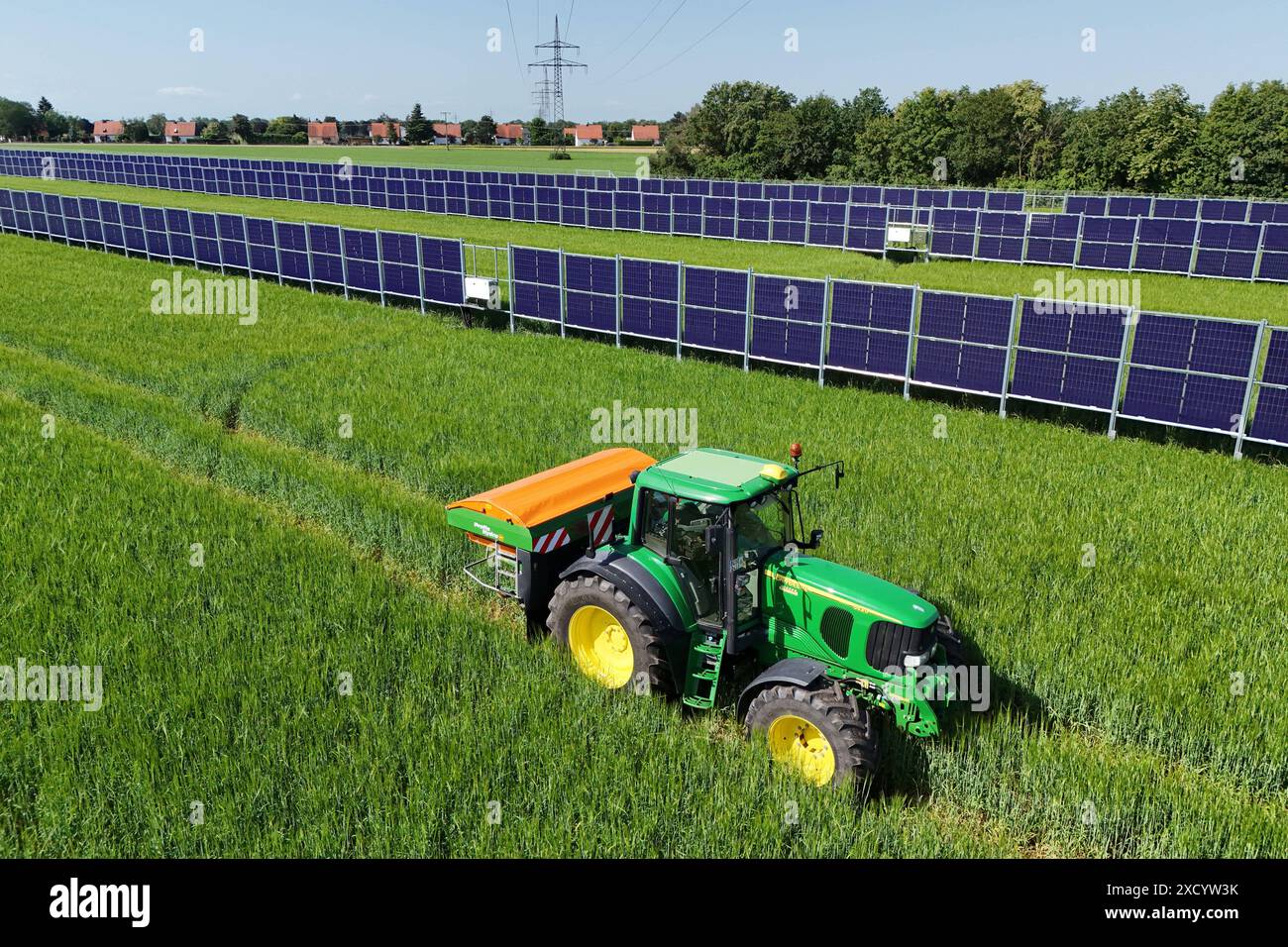 Vertikale Agri-PV-Forschungs- und Demonstrationsanlage auf dem ...