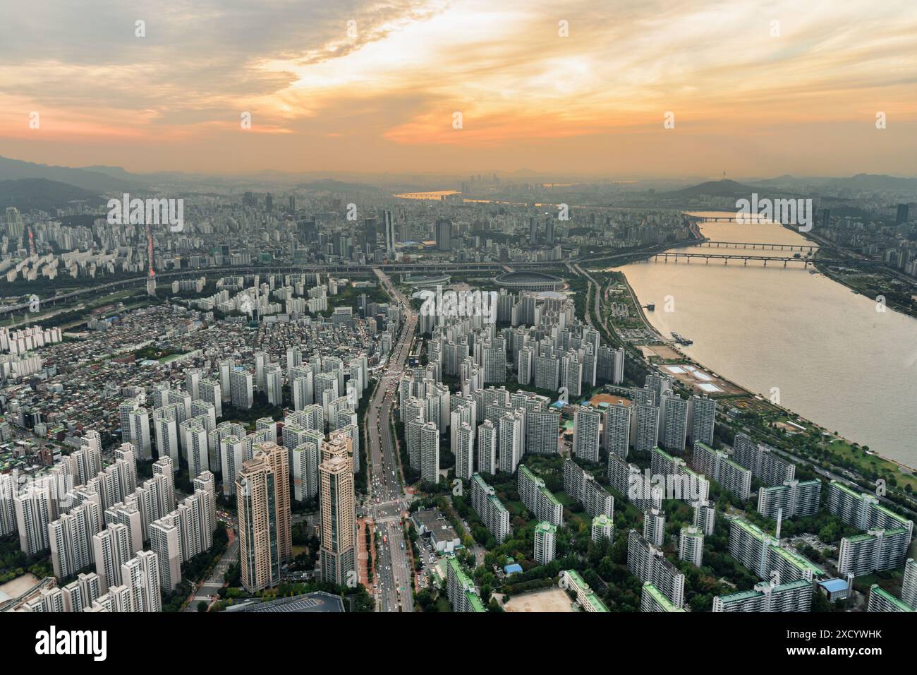Awesome aerial view of Seoul at sunset, South Korea. Amazing cityscape ...