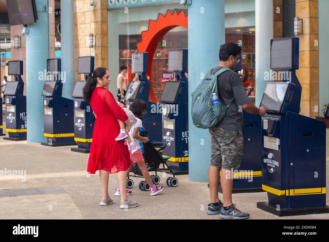 Indian family travelers buying Universal Studios tickets via the ...