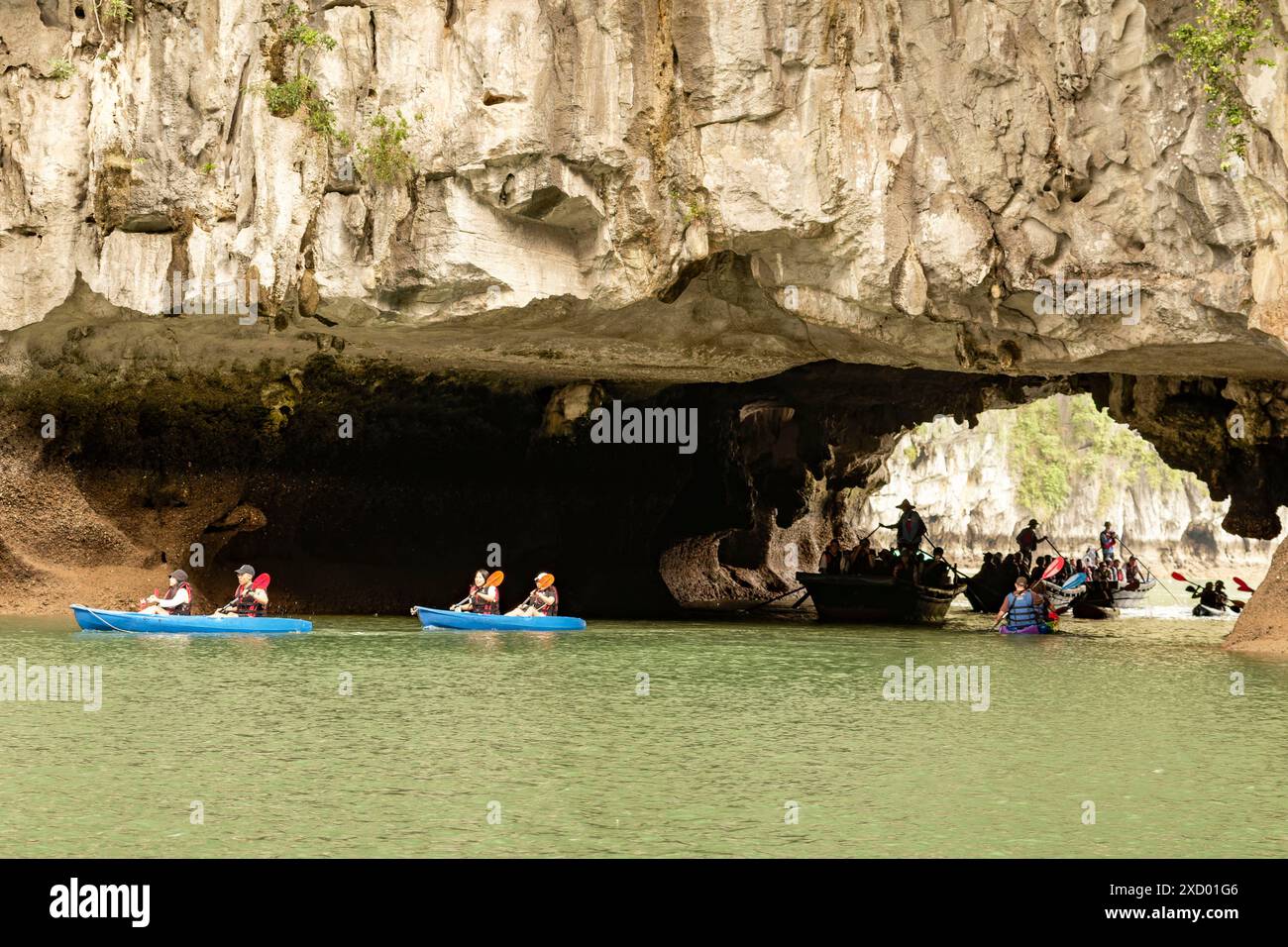 Superb boating and kayaking playground of Hang Luon Cave, Hạ Long Bay ...