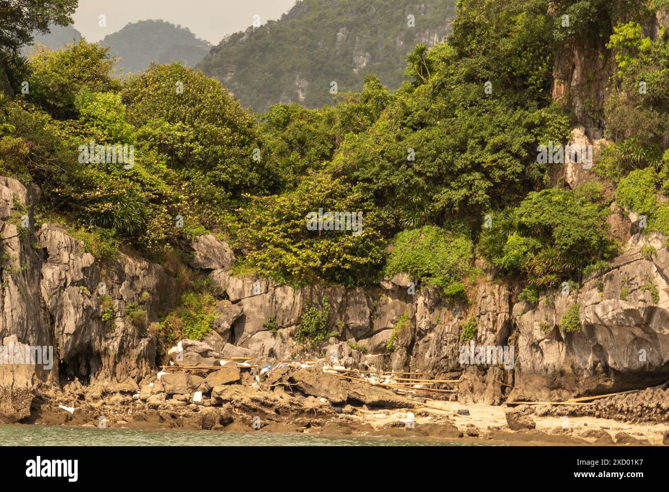 Boating in the fabulous, magical, not to be missed Hạ Long Bay, Halong ...