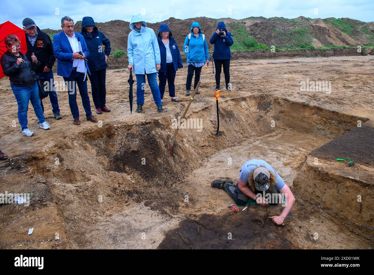 19 June 2024, Saxony-Anhalt, Pömmelte: Niklas Bormann, archaeologist ...