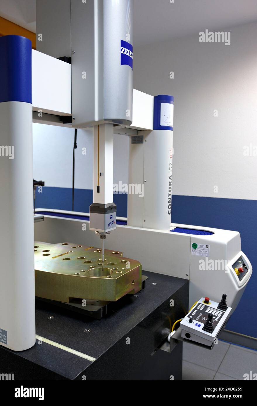 Coordinate measuring machine metalworking hi-res stock photography and ...