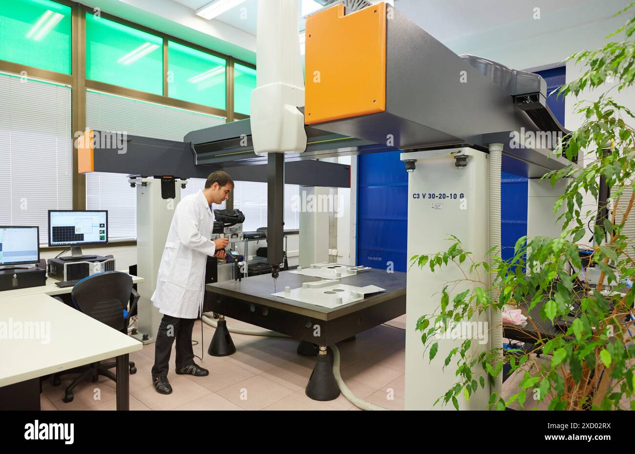 CMM Coord. Coordinate Measuring Machine. Service dimensional measuring ...