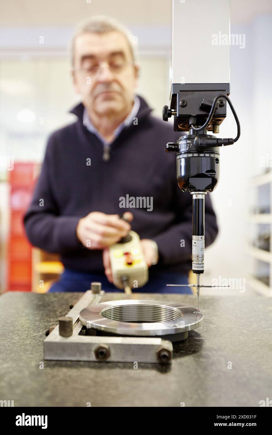 Dimensional control measures. Quality control. Machined Indecober ...