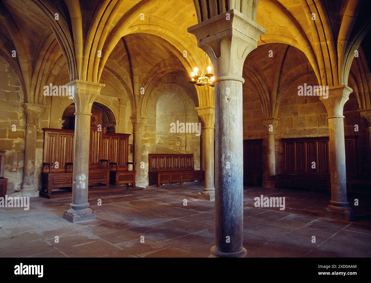 Columna capitular hi-res stock photography and images - Alamy