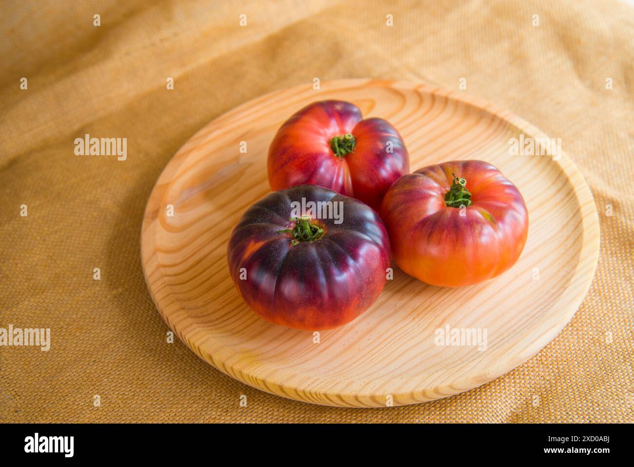 Trio of tomatoes hi-res stock photography and images - Alamy