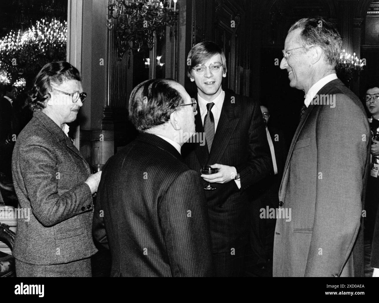 Colle lungo hi-res stock photography and images - Alamy