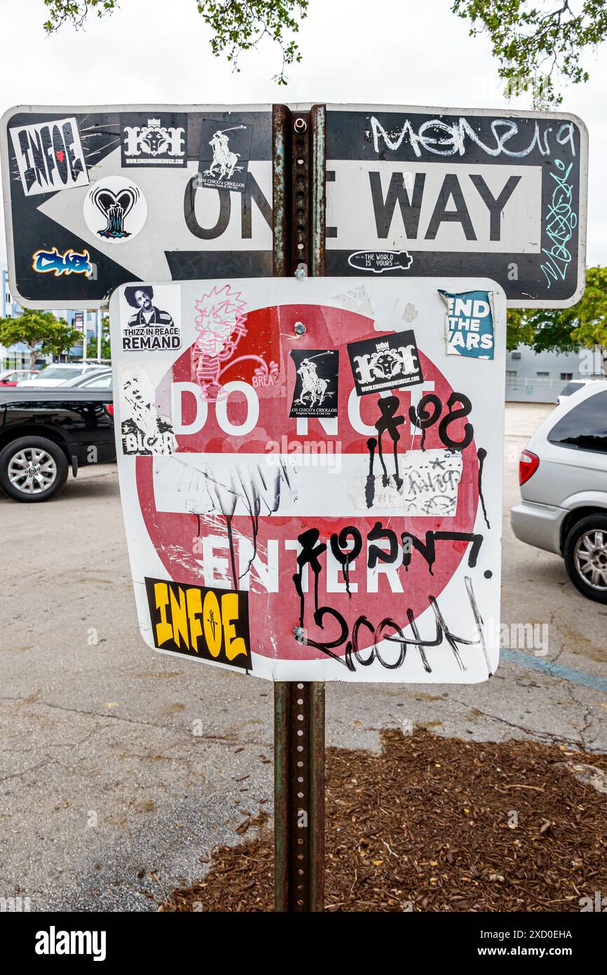 Stickers on traffic signs hi-res stock photography and images - Alamy