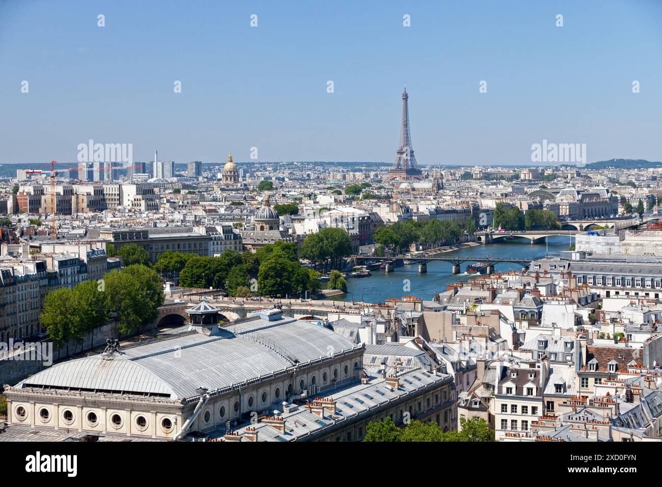 View of the Seine river with four bridges crossing it (the Pont Neuf ...