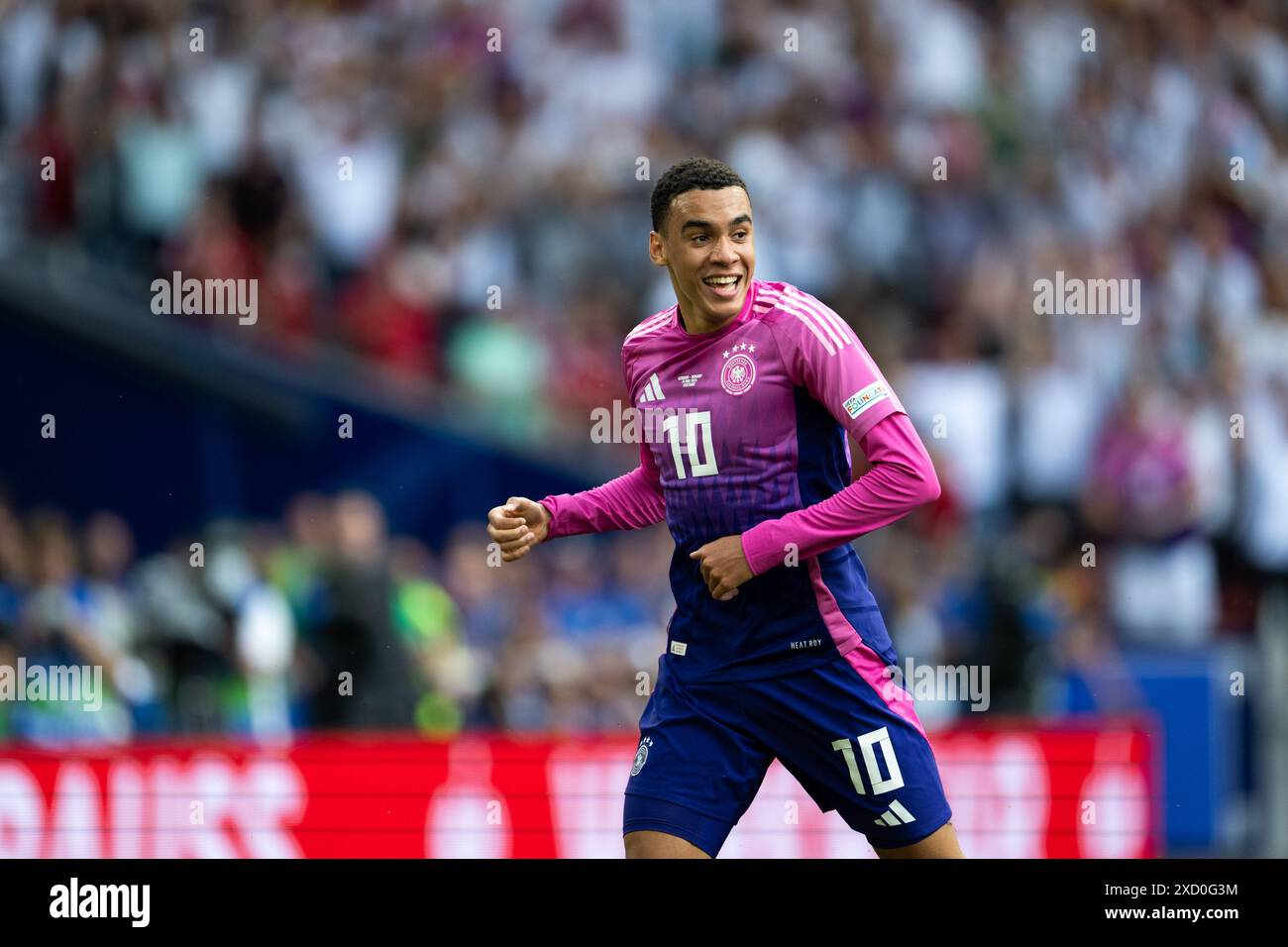 Jamal Musiala (Deutschland, #10) jubelt ueber das Tor zum 1:0, GER ...