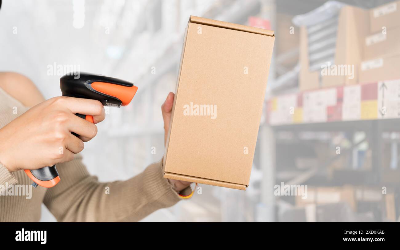 Warehouse box scan hi-res stock photography and images - Alamy