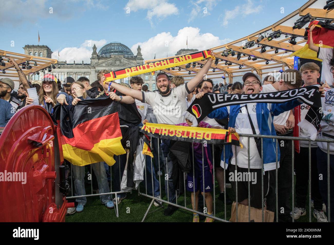 Euro 2024 germany brandenburg gate hi-res stock photography and images ...