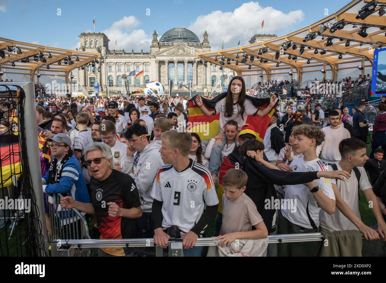 Euro 2024 germany brandenburg gate hi-res stock photography and images ...