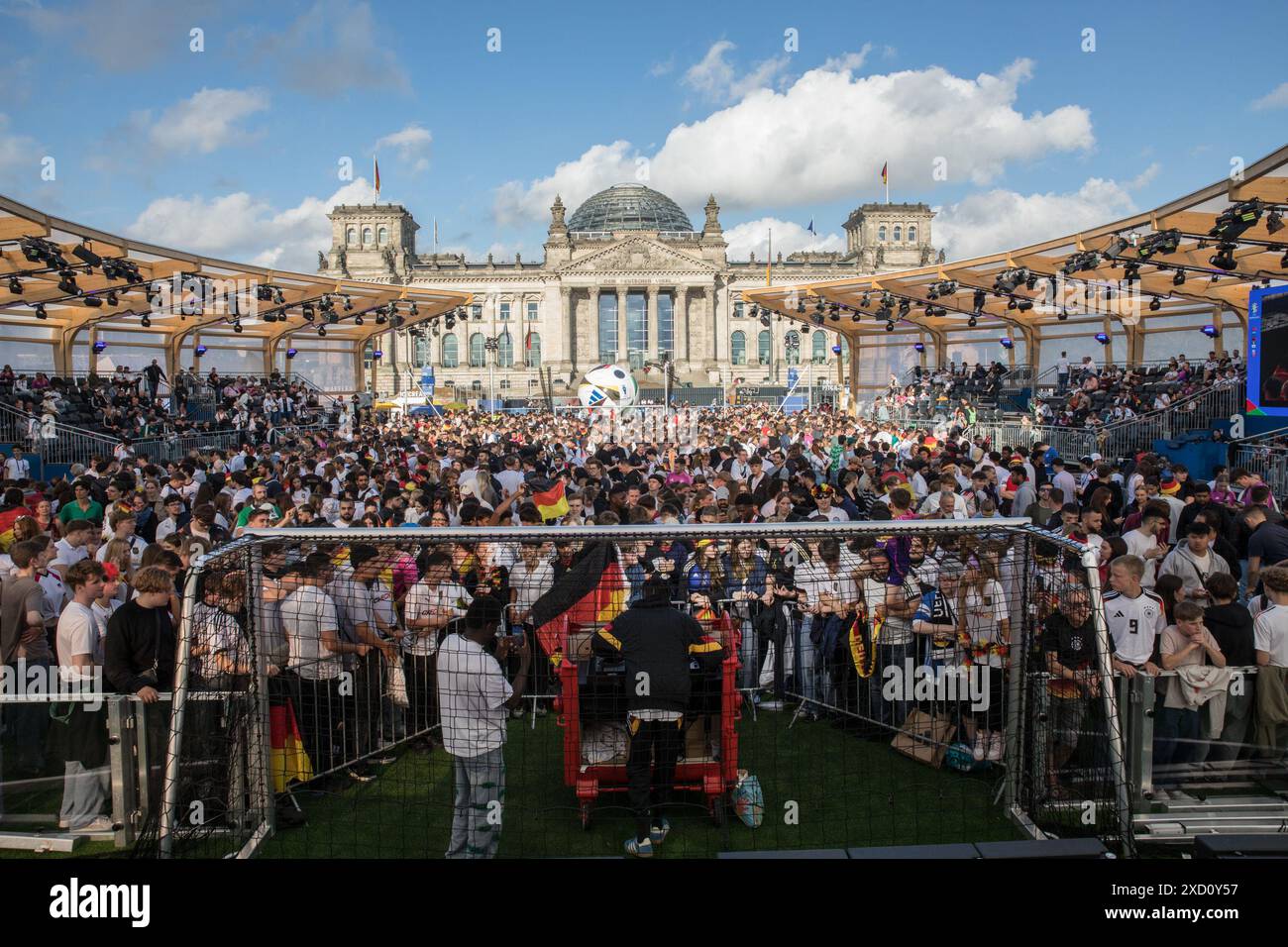 Euro 2024 germany brandenburg gate hi-res stock photography and images ...