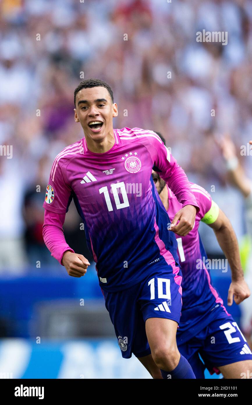 Jamal Musiala (Deutschland, #10) jubelt ueber das Tor zum 1:0, GER ...