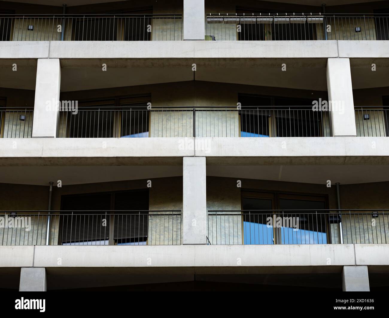 Modern house facade balconies hi-res stock photography and images - Alamy