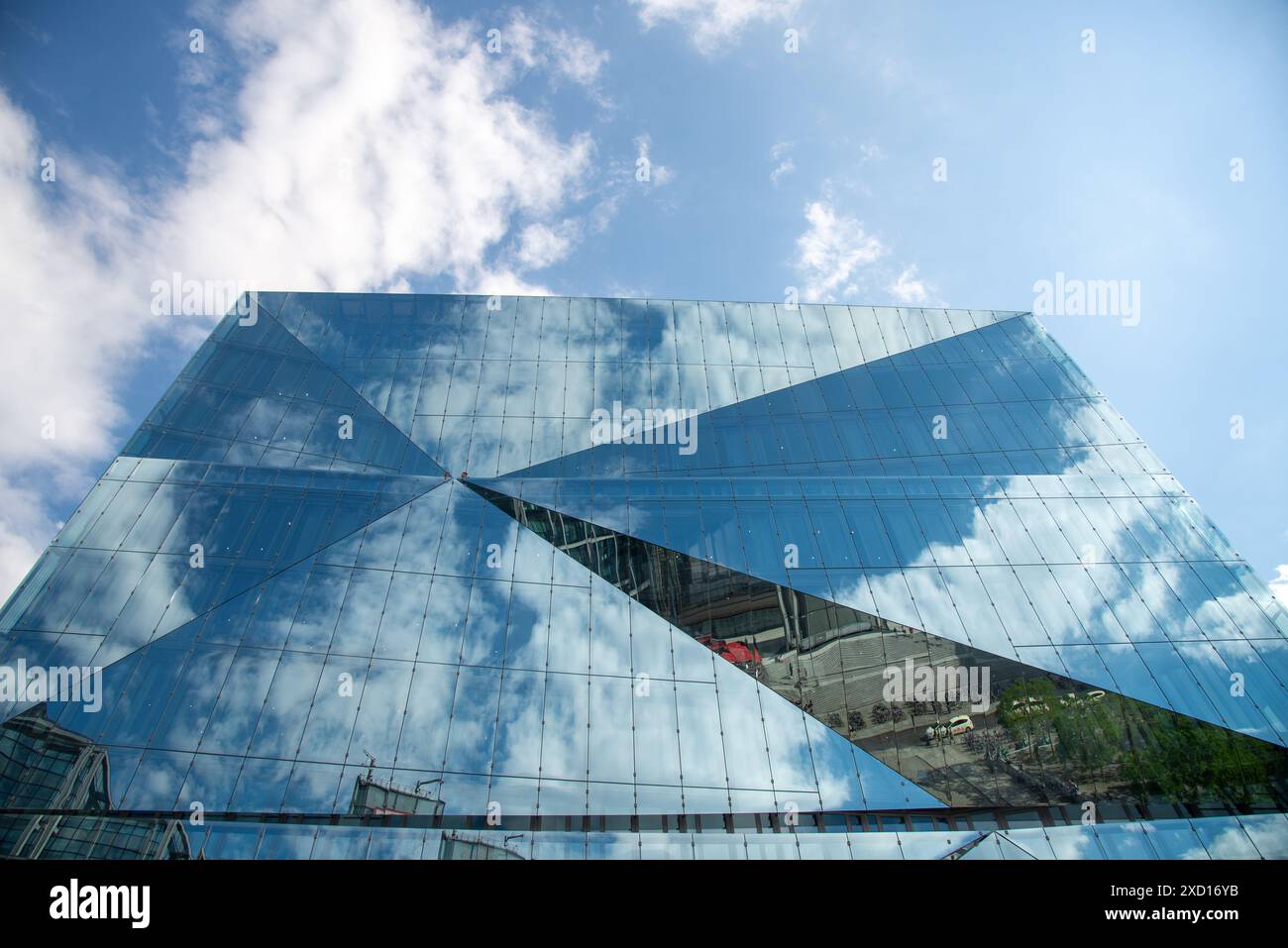 the famous Cube at Washington square in Berlin, Germany Stock Photo - Alamy