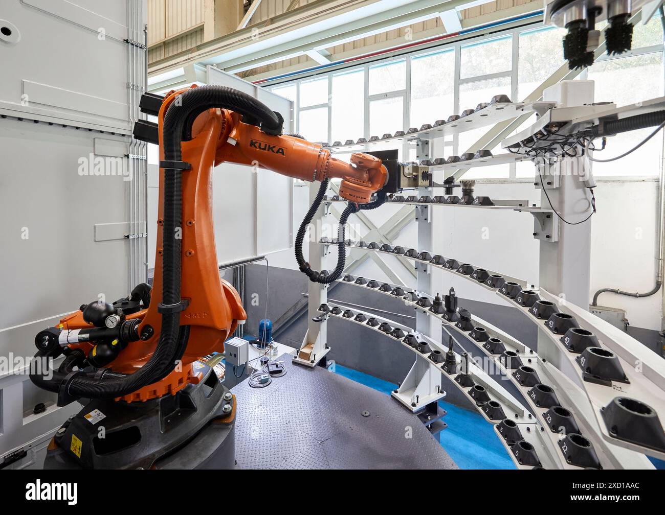 Robot in tool warehouse, Construction of machine tools, machining ...