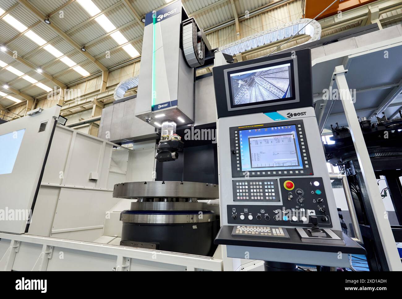 Machining center construction machine tools hi-res stock photography ...