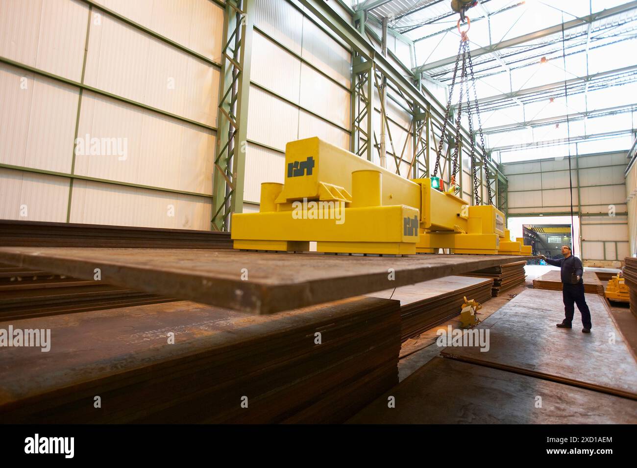 Electromagnetic crane hi-res stock photography and images - Alamy