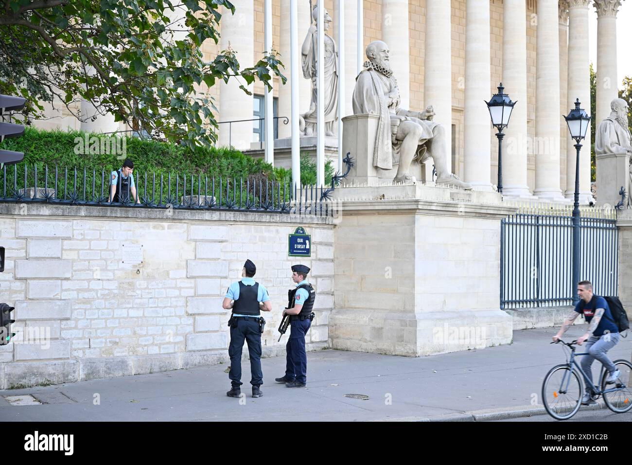 French police uniform hi-res stock photography and images - Alamy