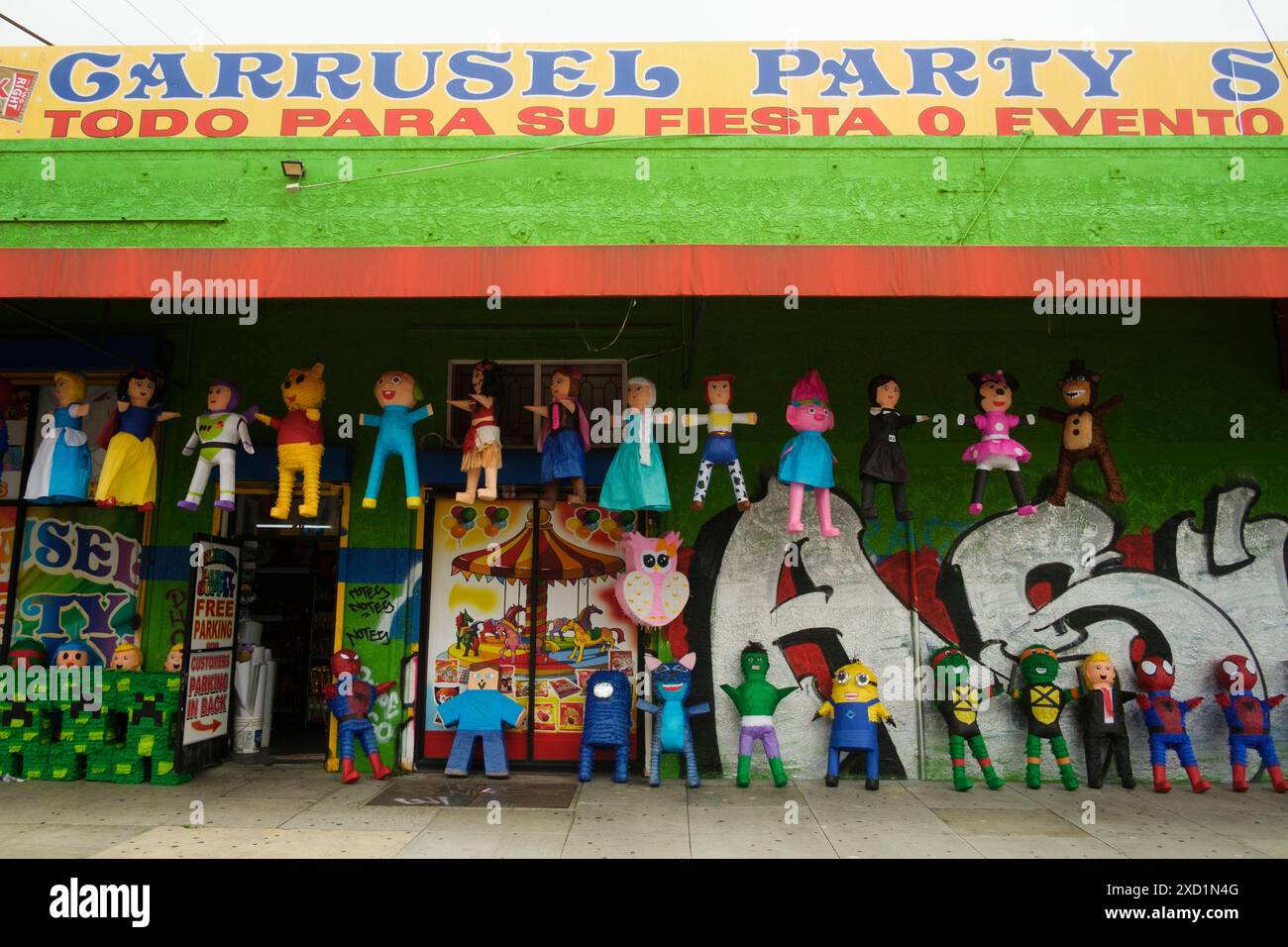 Pinata store hi-res stock photography and images - Alamy