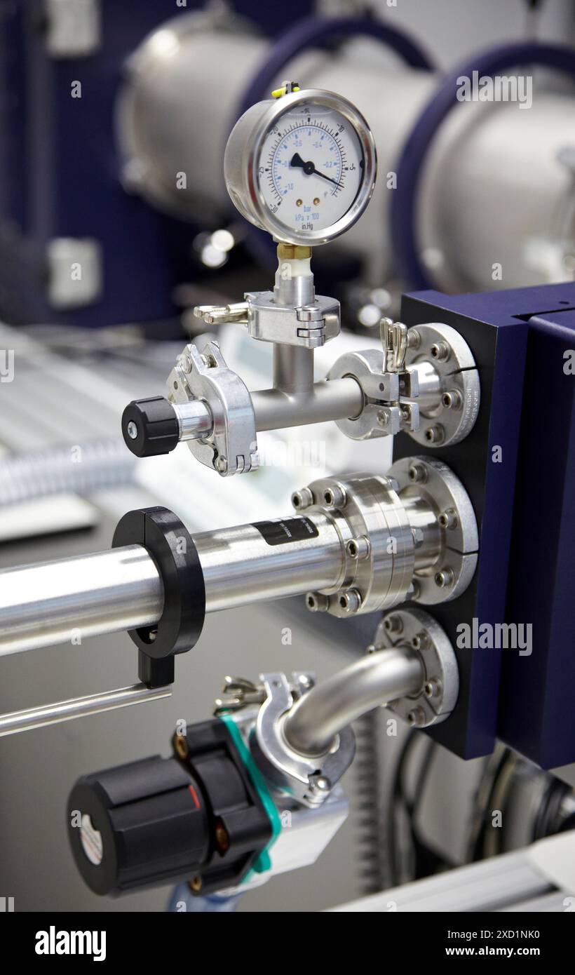 SAXS (Small-angle X-ray scattering), Materials Physics Center is a ...
