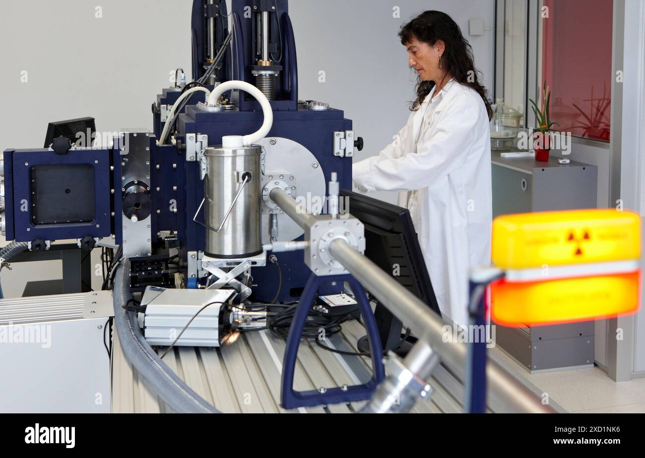 SAXS (Small-angle X-ray scattering), Materials Physics Center is a ...