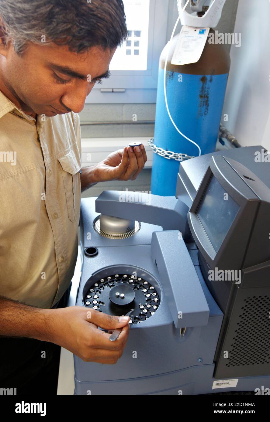 Colorimeters to measure TG (liquid-glass transition temperature ...