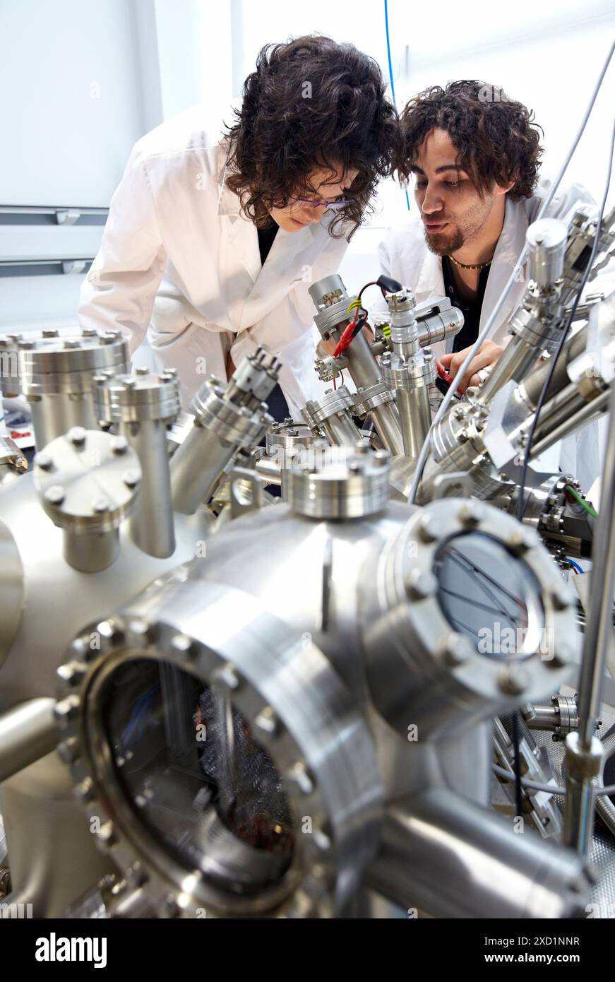 Scanning tunneling microscope (STM) in ultra-high vacuum (UHV ...