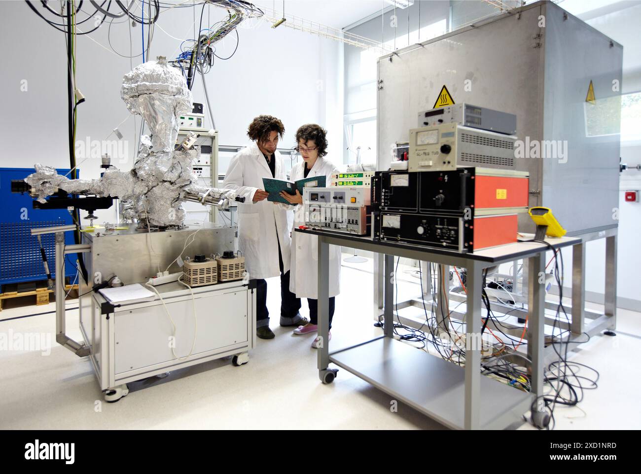 X-ray spectrometer, ultra-high vacuum (UHV), Nanophysics laboratory ...