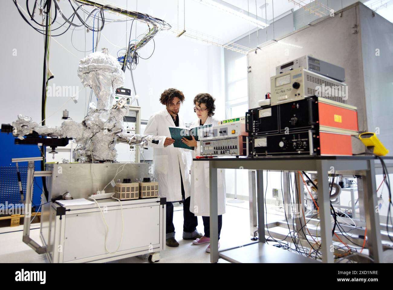 X-ray spectrometer, ultra-high vacuum (UHV), Nanophysics laboratory ...