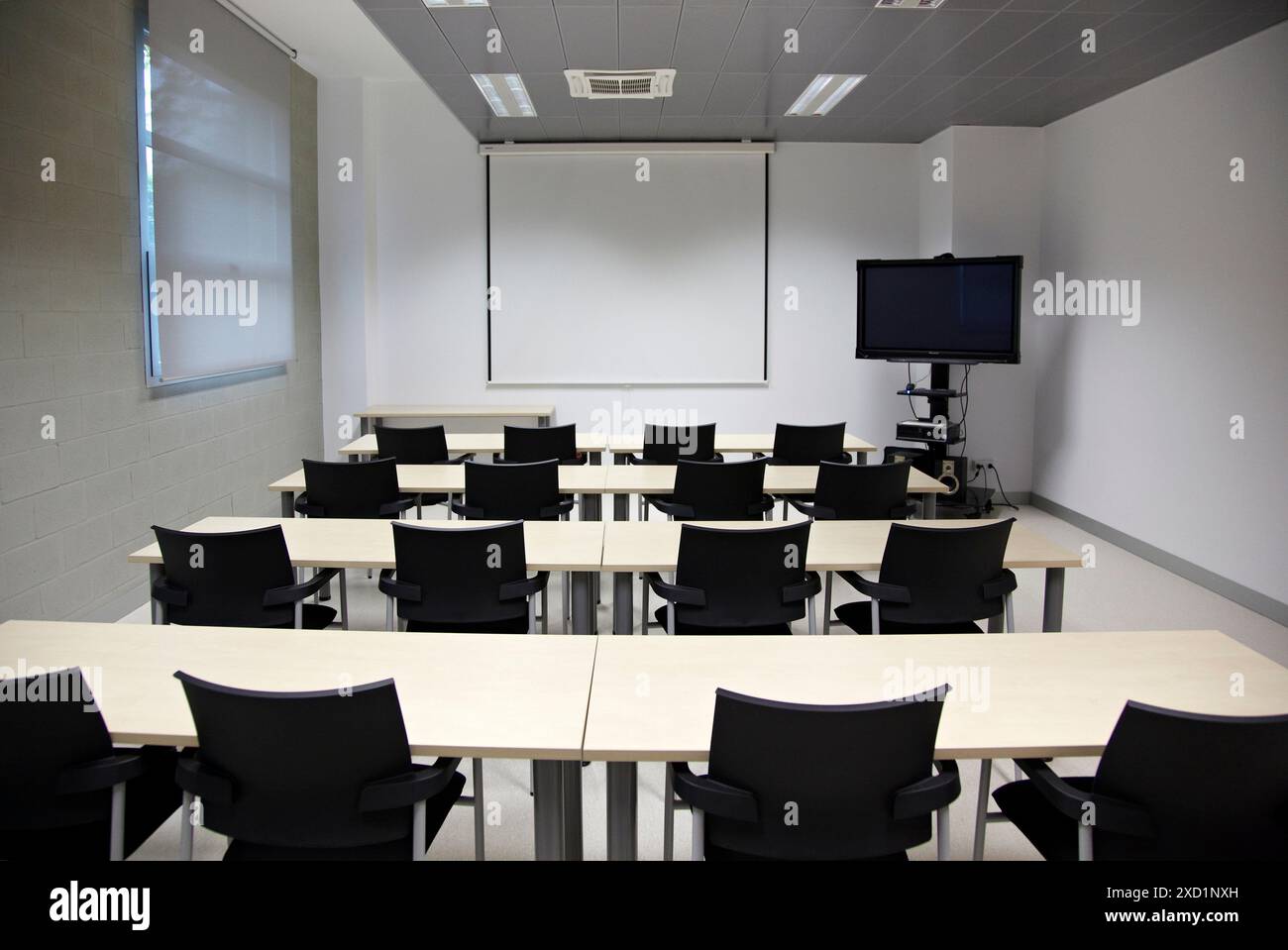 Meeting room, Materials Physics Center is a joint center of the Spanish ...
