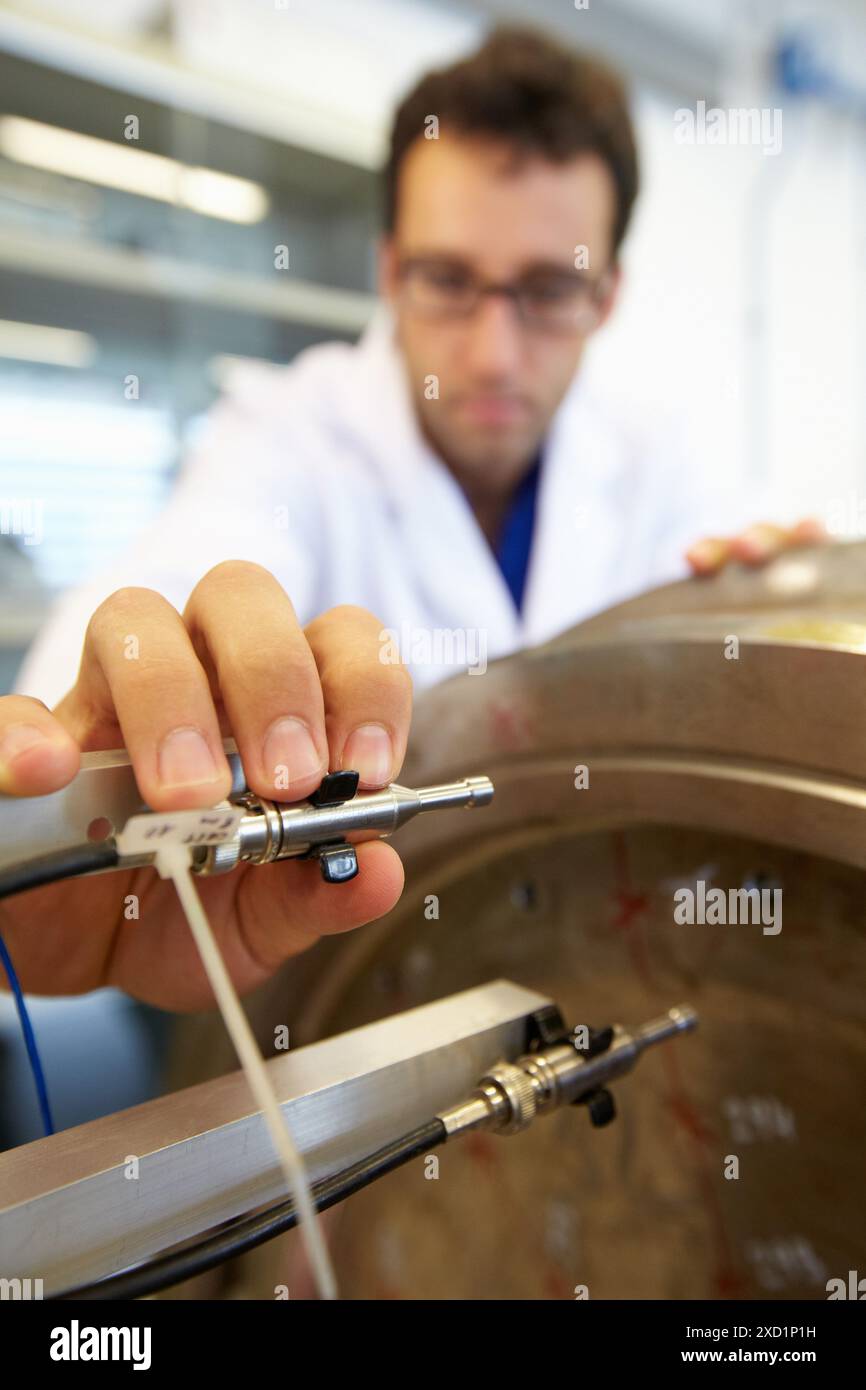 Acoustic test bench, Railway wheel, Optimal soundproofing project on ...