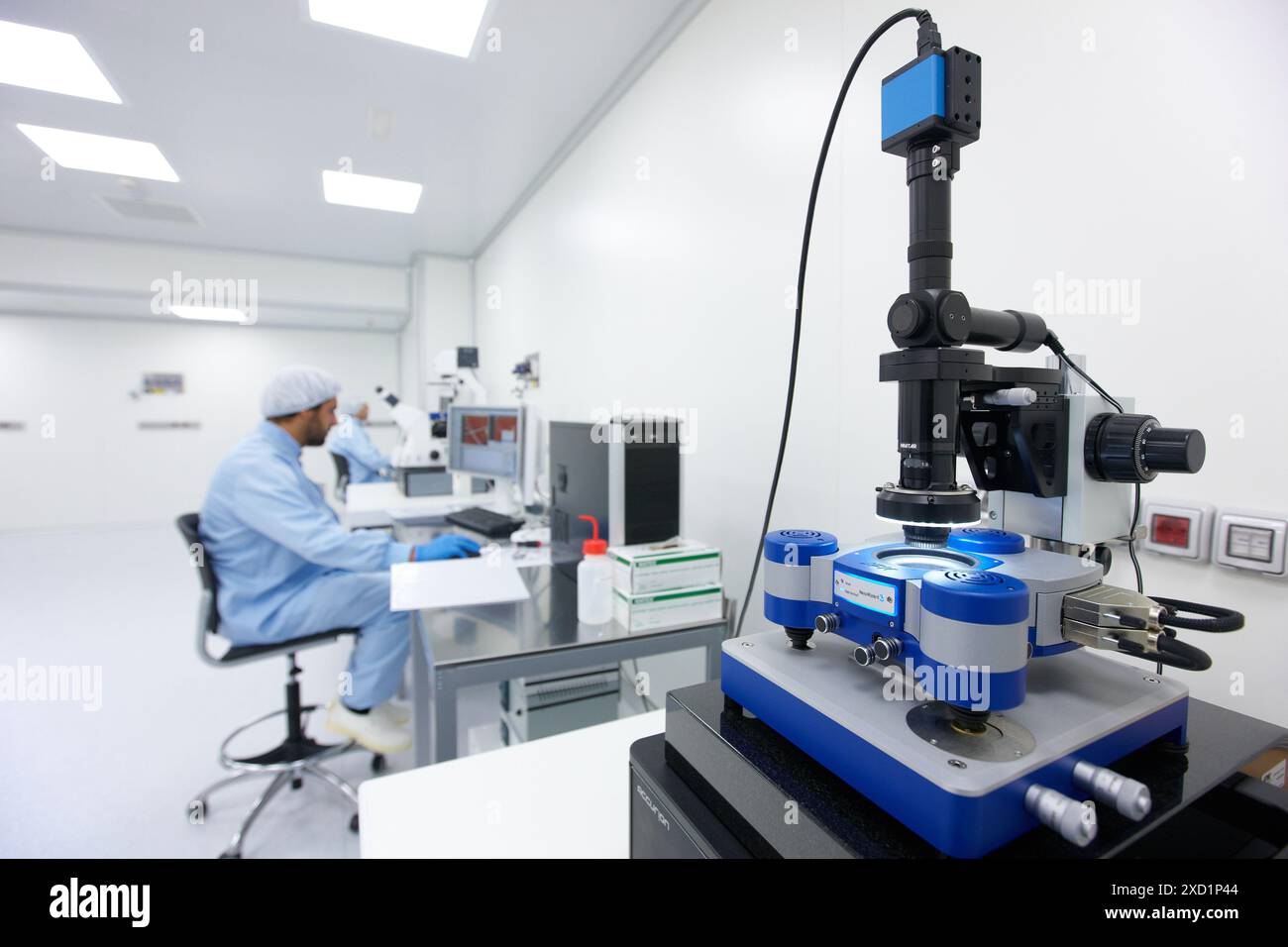 Atomic force microscope AFM Watching polymeric nano fibers Cleanroom ...