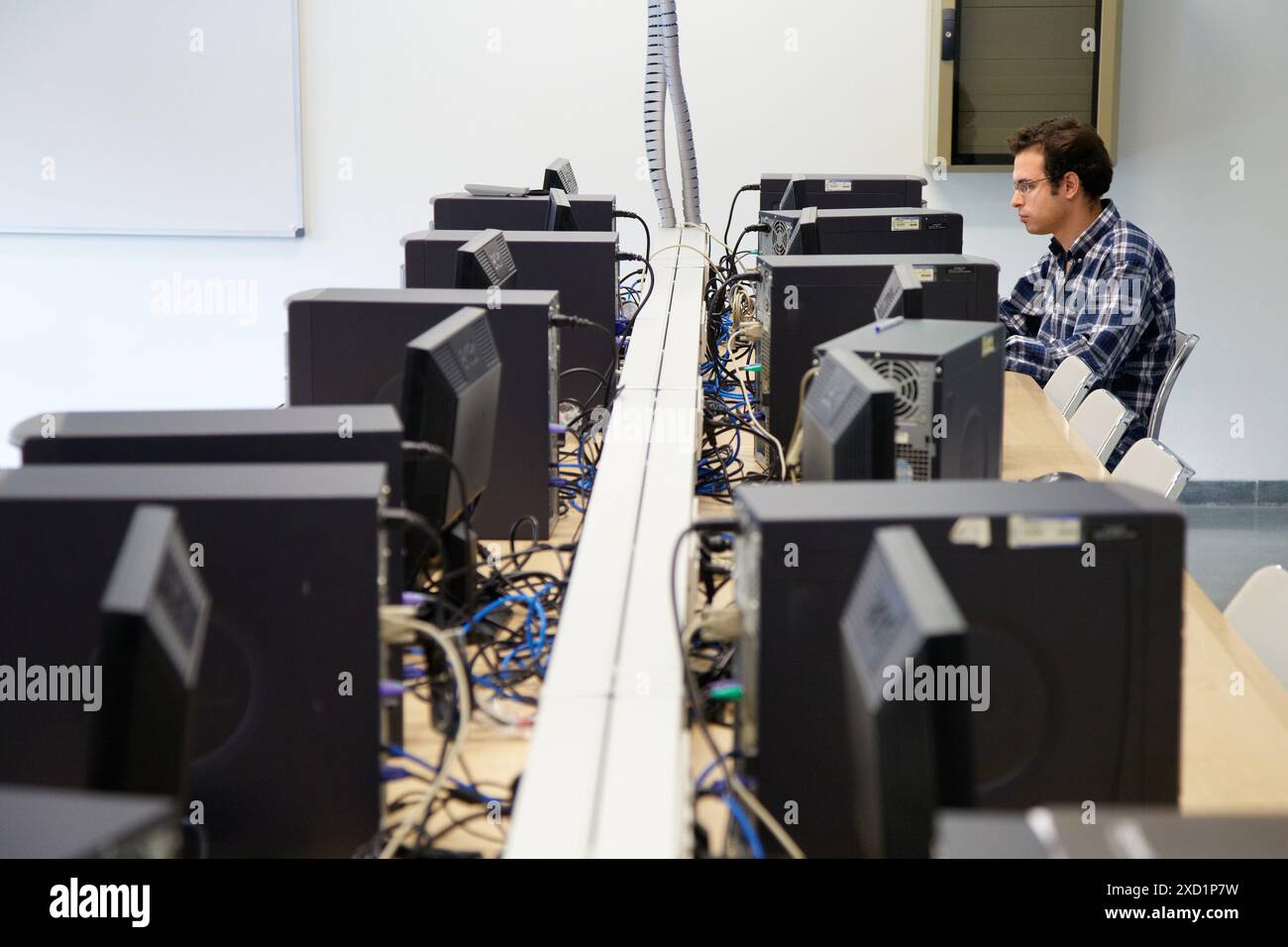 Computer Room, Electronics and Communications Unit, CEIT (Center of ...