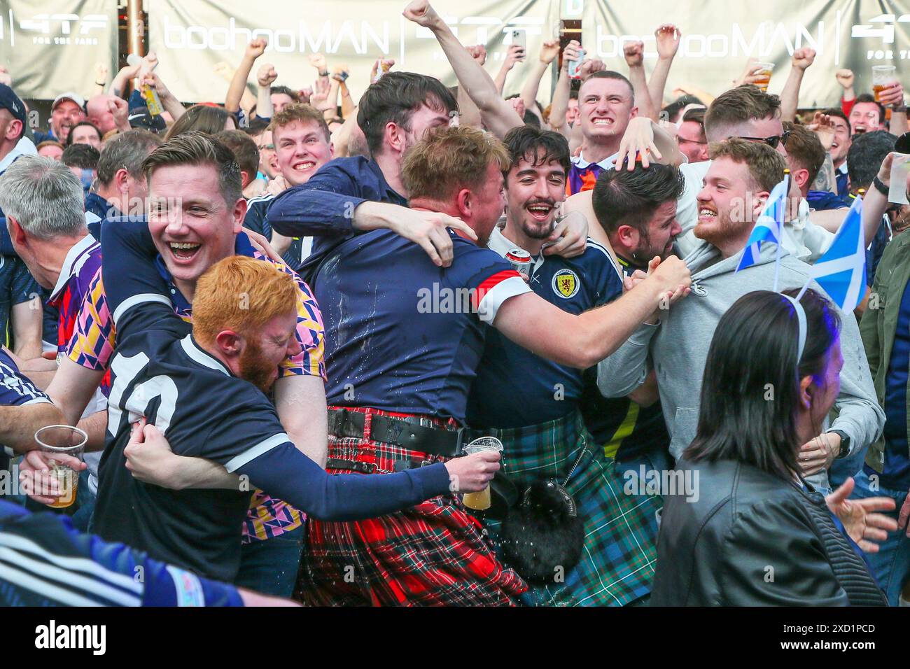 Scottish fan hi-res stock photography and images - Alamy