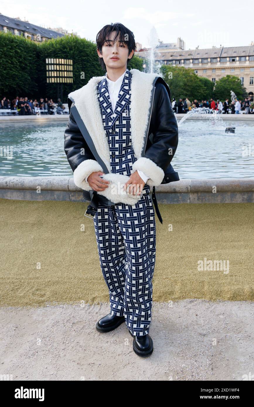 Paris, Frankreich. 19th June, 2024. WinWin attends KENZO Spring/Summer 2025 Runway during Paris ...