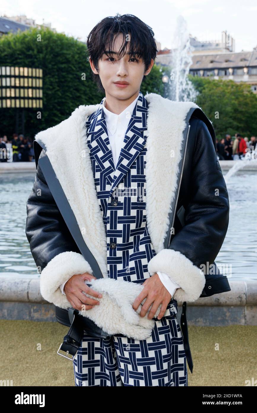 Paris, Frankreich. 19th June, 2024. WinWin attends KENZO Spring/Summer 2025 Runway during Paris ...