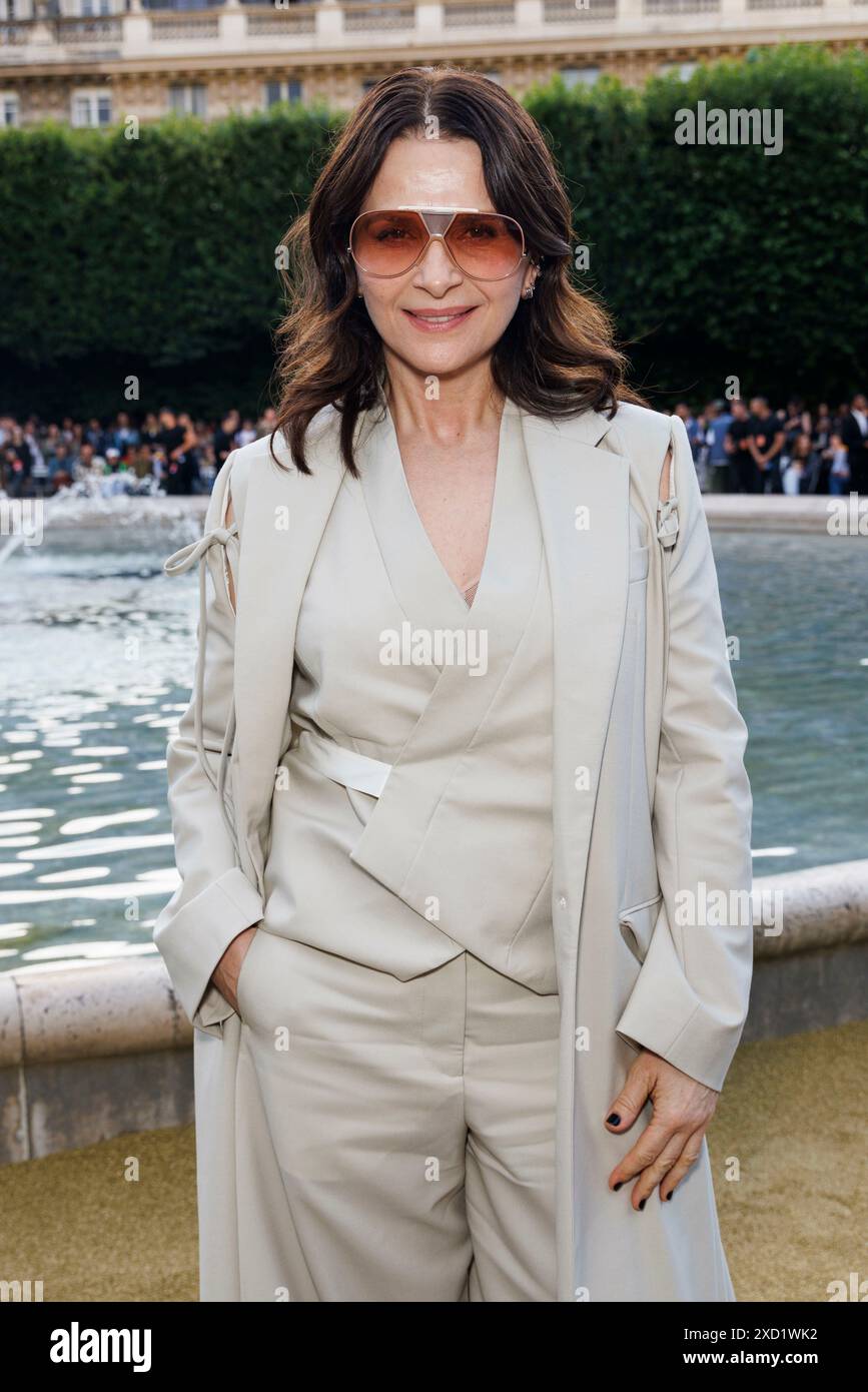 Paris, Frankreich. 19th June, 2024. Juliette Binoche attends KENZO ...