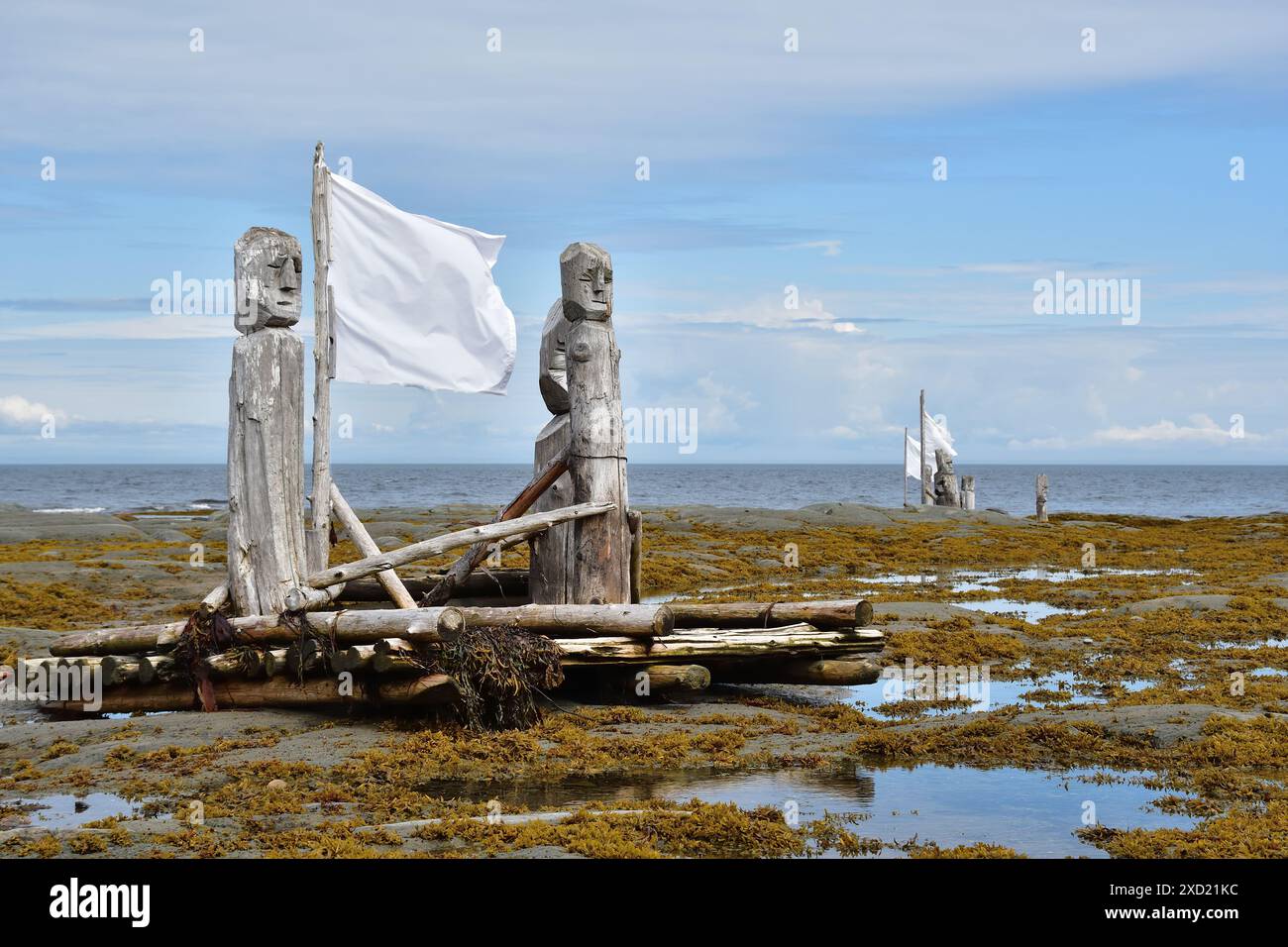 Wood raft hi-res stock photography and images - Alamy