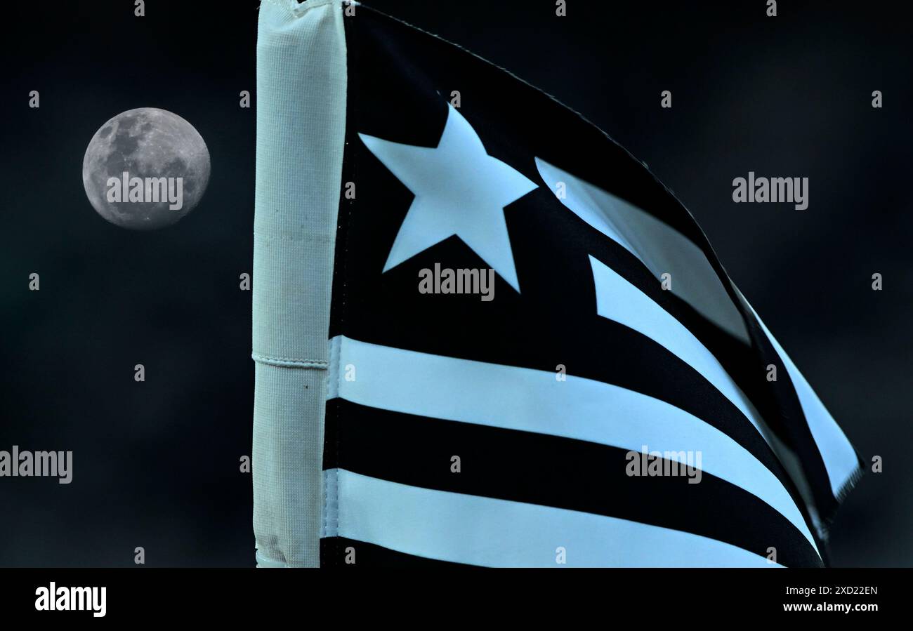 The moon with the Botafogo flag during the game between Botafogo and ...